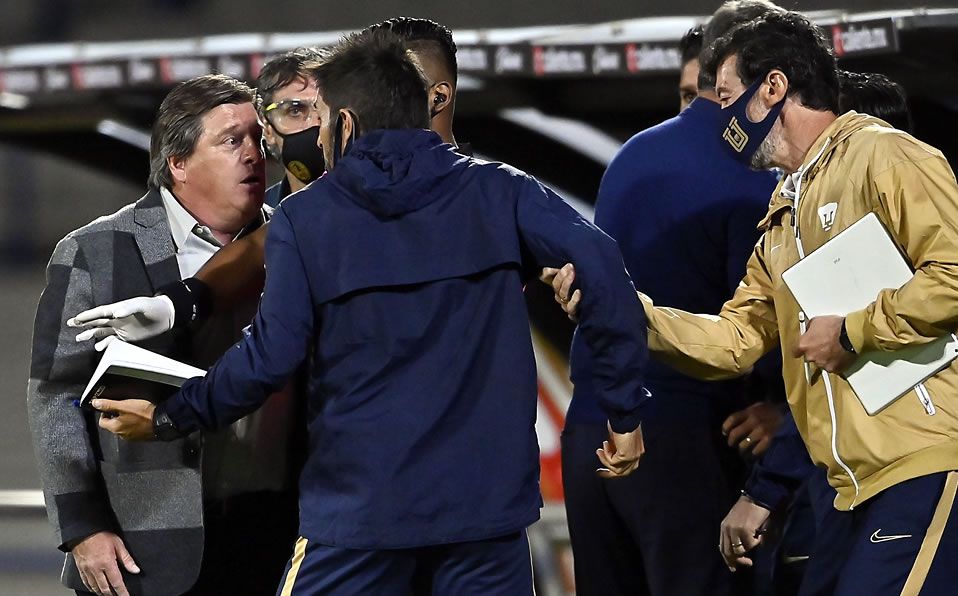 Miguel Herrera Viola Medidas Sanitarias En Pleito En El Pumas Vs